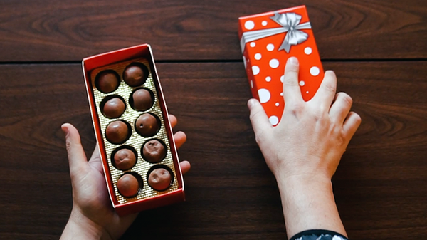 BON BON BOX by George Iglesias and Twister Magic (RED) - Mystique Factory